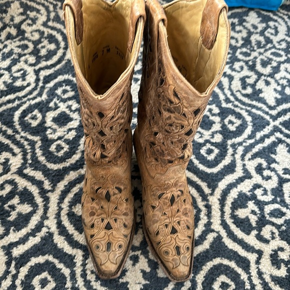 Corral | Shoes | Corral Tan Leather Antique Saddle Brushed Laser ...